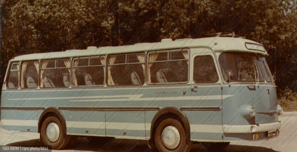 ЛАЗ-697М